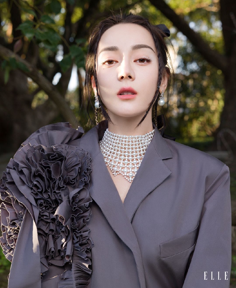 Di Lieba's latest photo show with fragrant shoulders is super beautiful ...