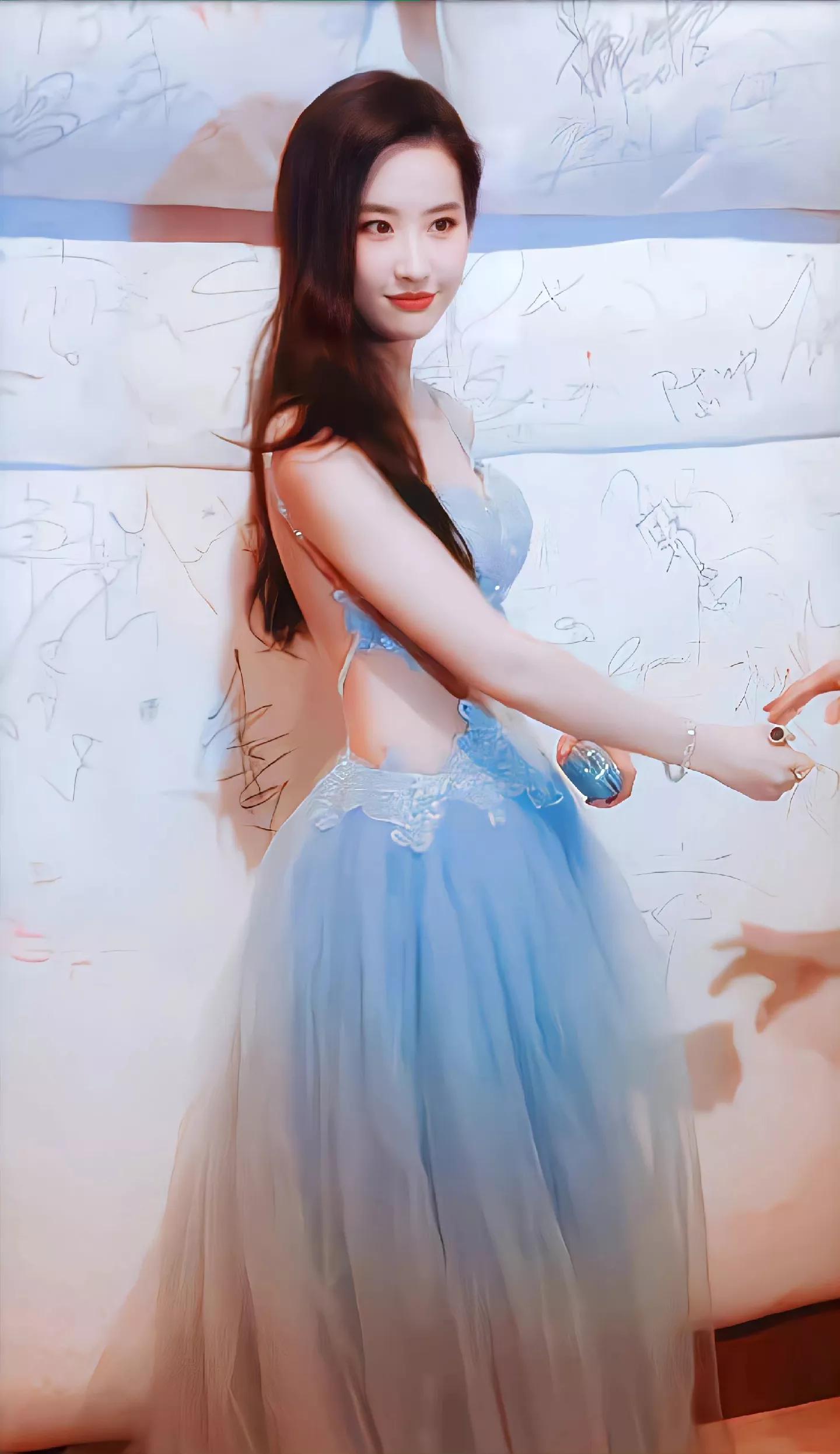 Angel Liu Yifei - iNEWS