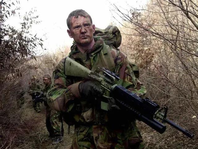 Canadian Rifle: DiMarco C7/C7A1 Automatic Rifle - iNEWS