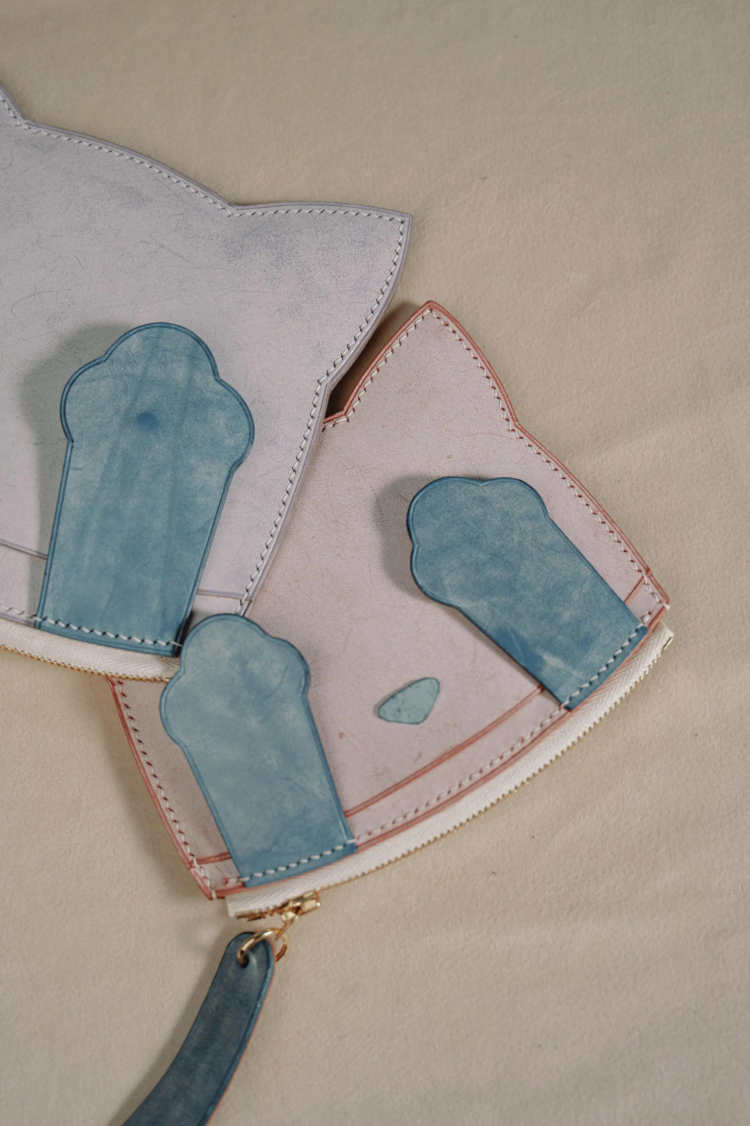 Muxin Handmade II Shy Cat Card Holder - iNEWS