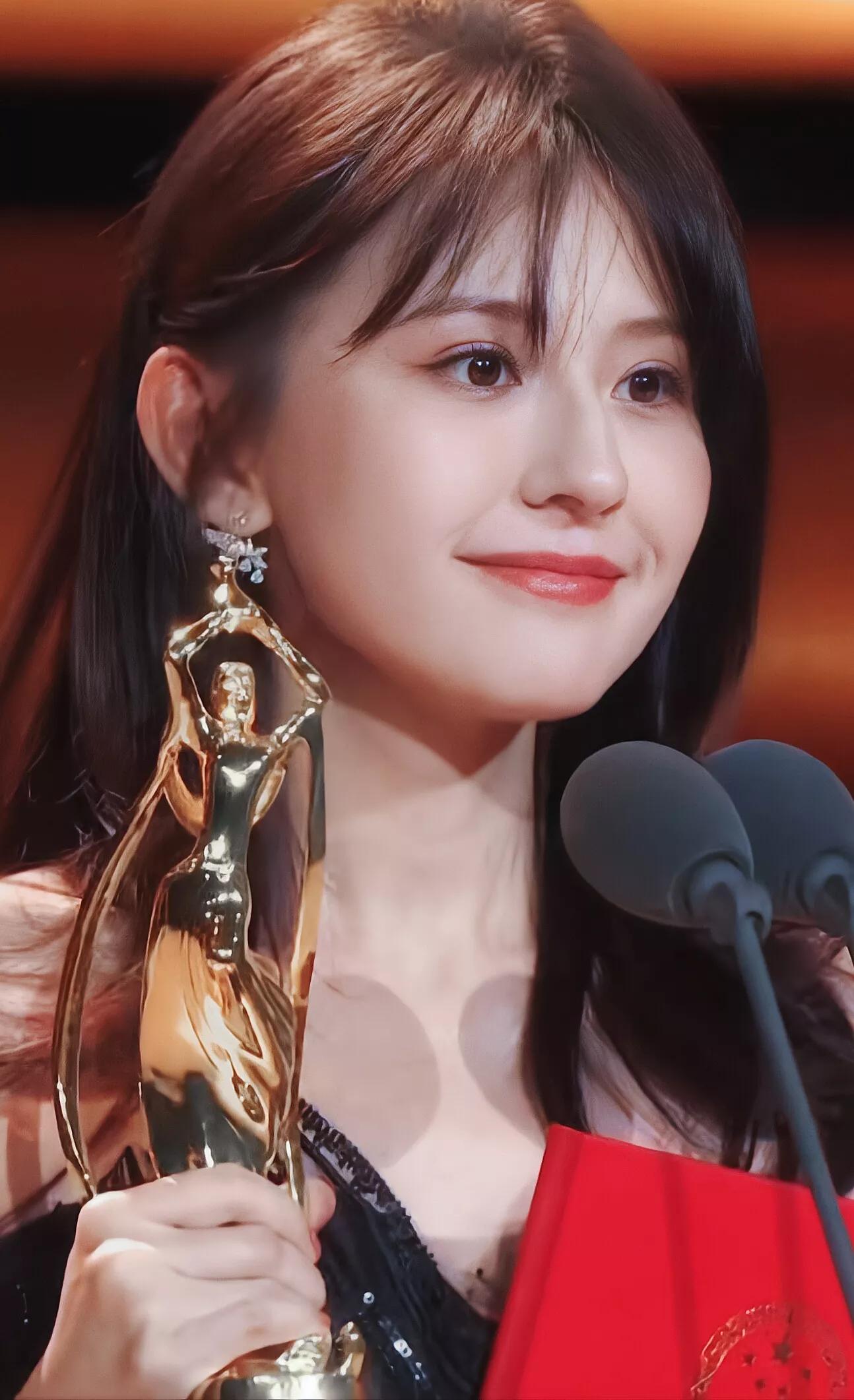 "One Marriage Changes Fate" Tong Yao: Marrying a wealthy businessman's ...