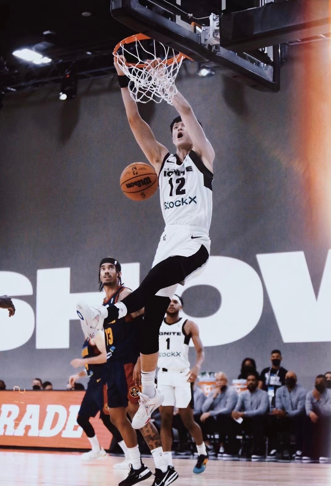 Congratulations!19-year-old basketball player hits the NBA - iMedia