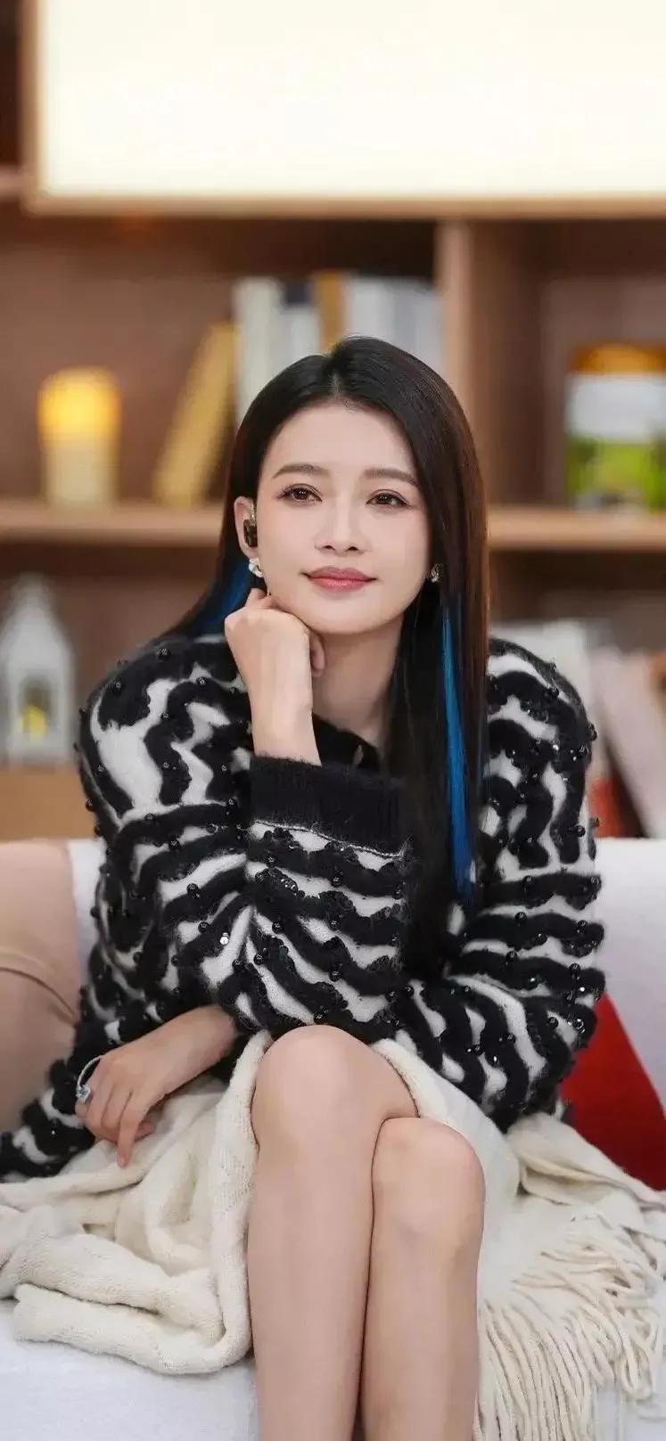 Sexy and charming Sun Yi - iMedia