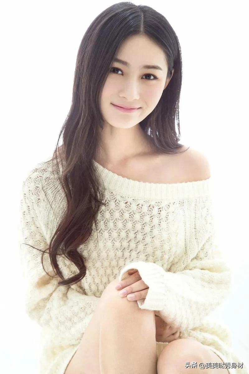 "Young Song Xing" the little fairy Li Hanyi Zhang Weina looks and figure is absolutely amazing ...