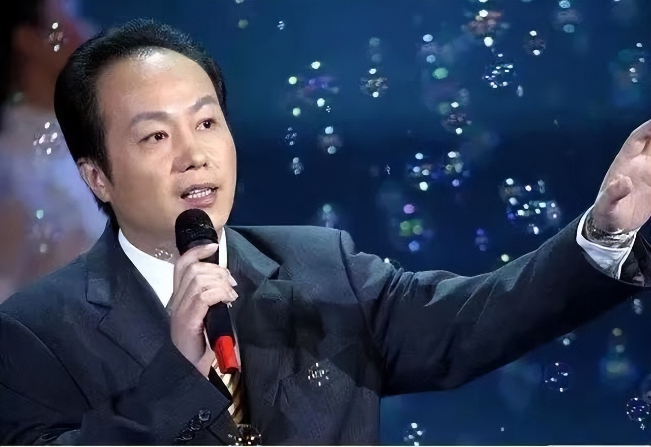 Luo Jing died 12 years ago. His wife, who had fainted from crying ...