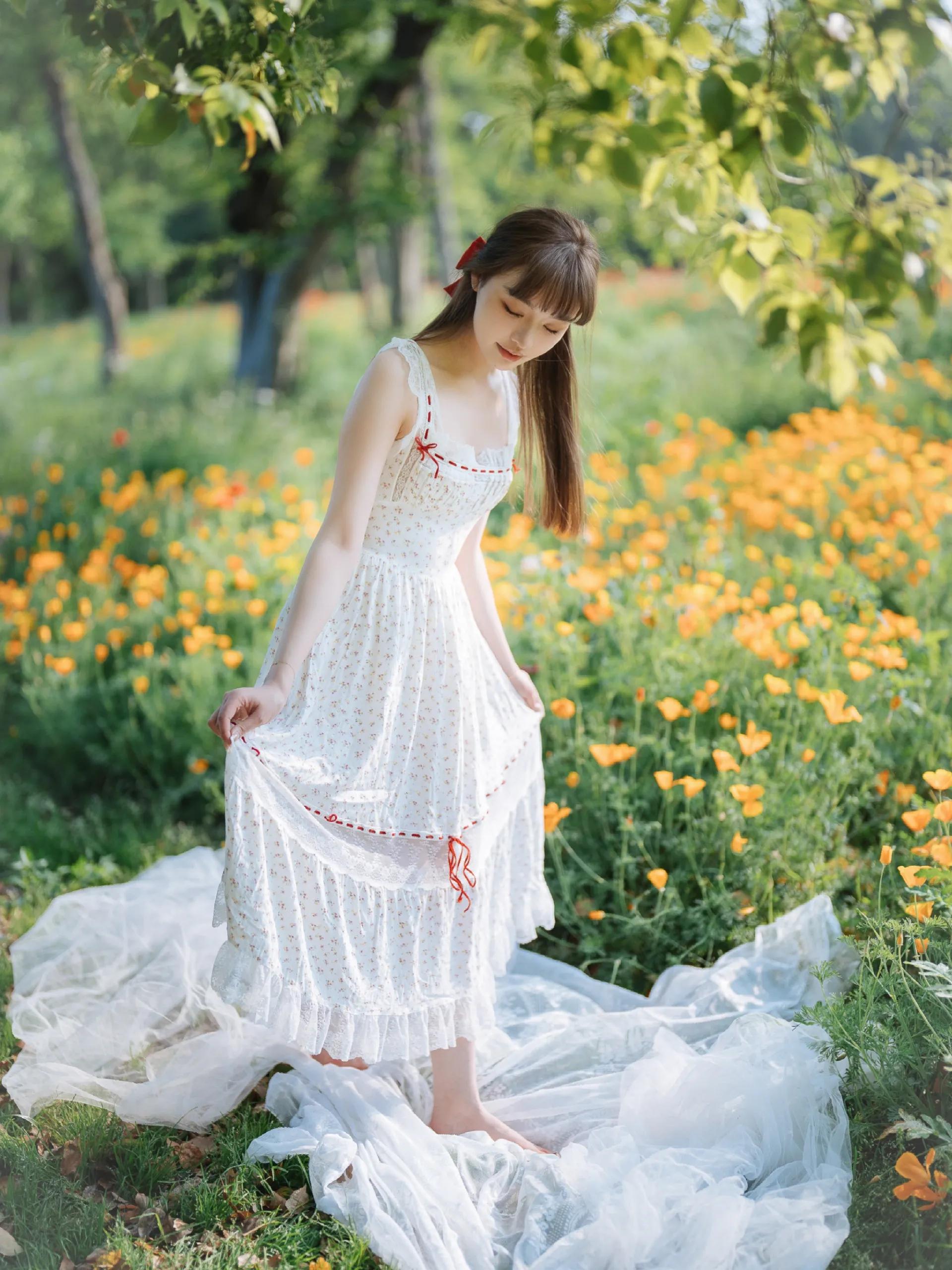 Fairies in the sea of flowers, every frown and smile are the most ...