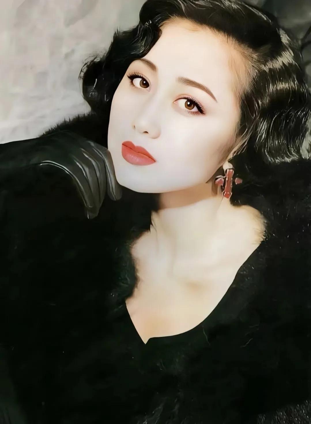 Sensual top beauty Li Zhi - iMedia