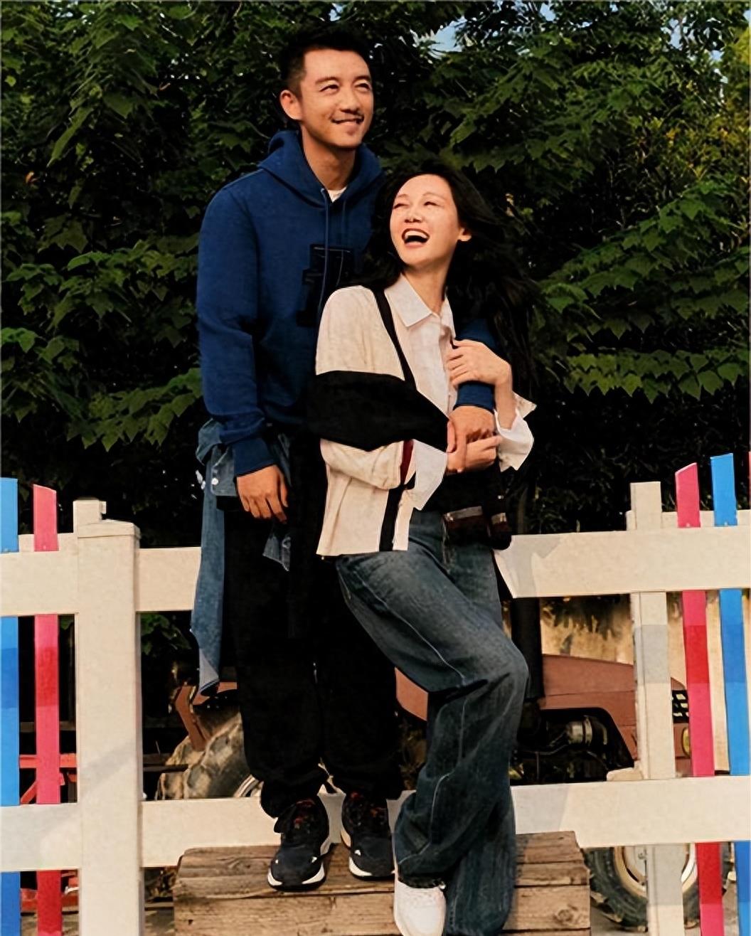 Zheng Kai posted a photo of his husband and wife loving each other. Miao Miao looks younger and ...
