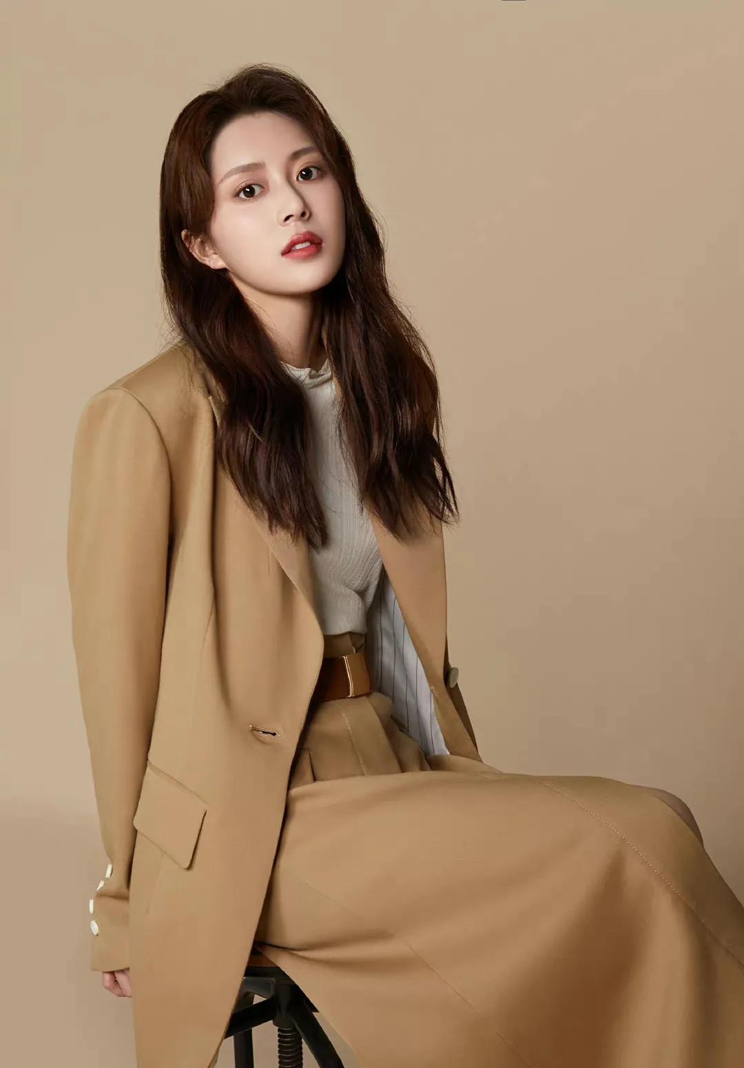 Beautiful actress Tang Min after 1995 - iMedia