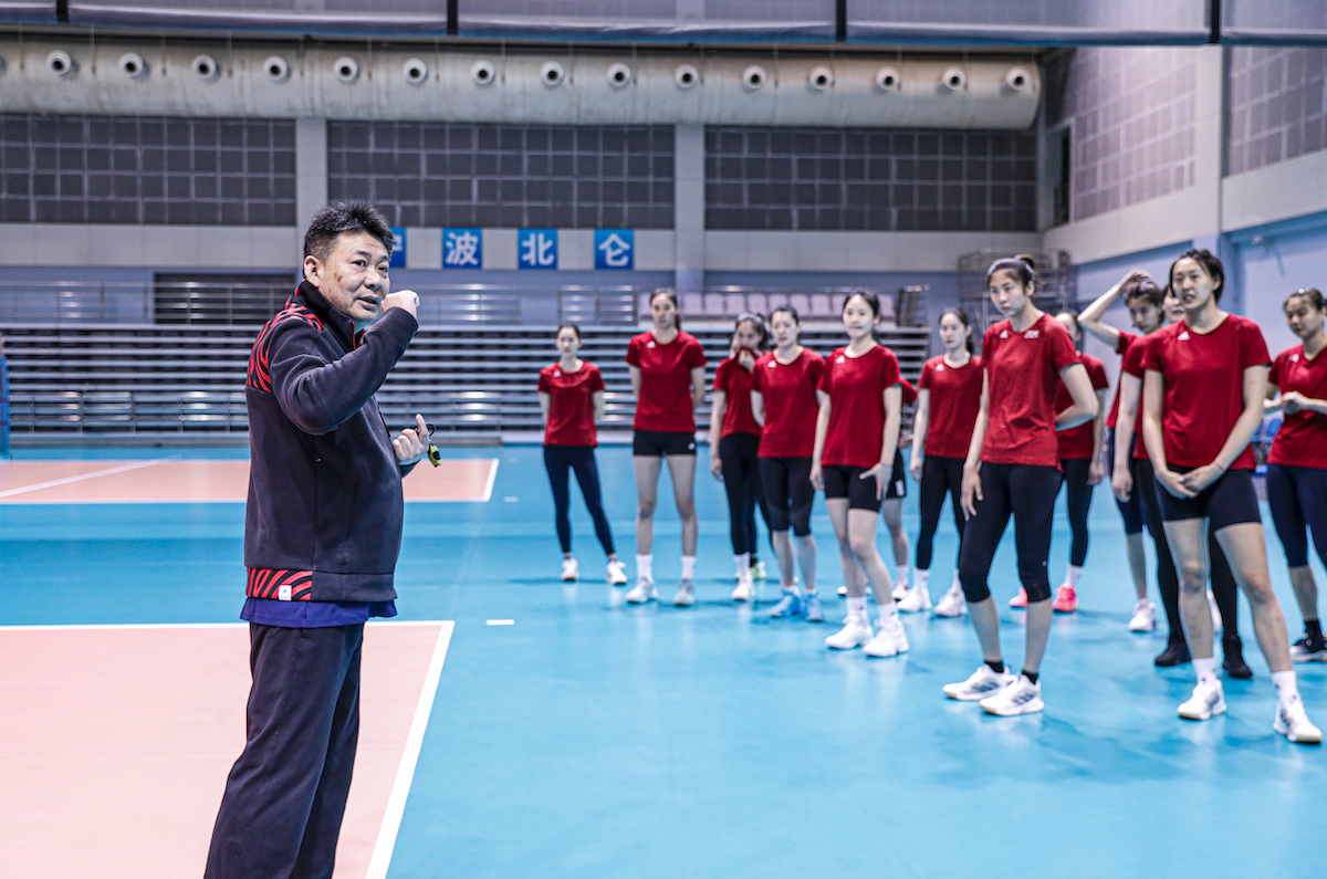 The 18-year-old women's volleyball team welcomes rookies! Cai Bin ...