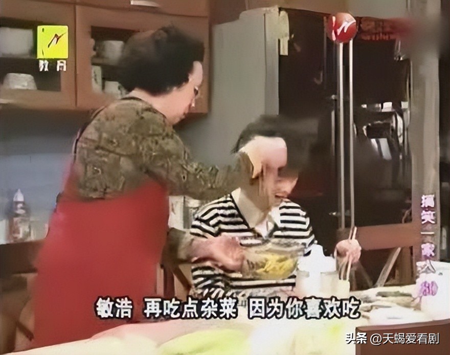"Funny Family" Luo Wenji, the lovely grandma expresses love with food ...