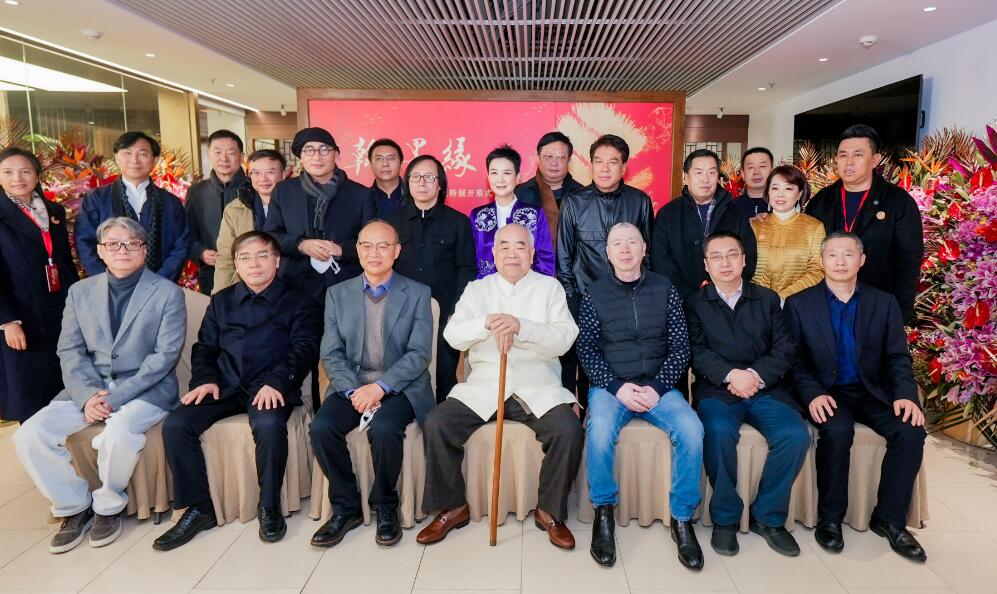 Feng Xiaogang made his first public appearance after returning to China ...