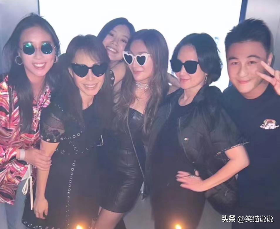 He Strontium Hang celebrates his birthday: He Chaoqiong and He Chaofeng ...