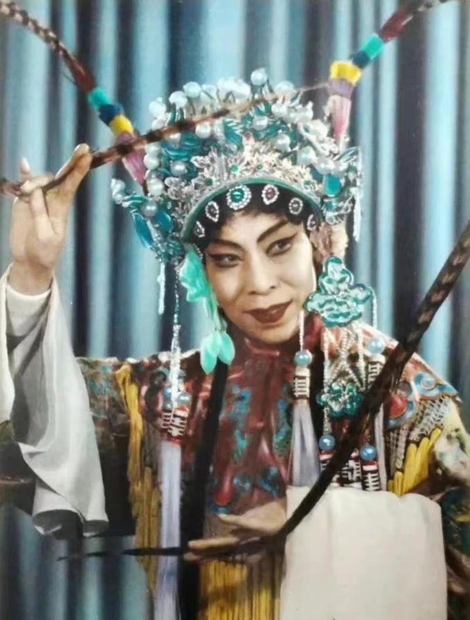 farewell!In October, 7 entertainers died, 3 national first-class actors ...