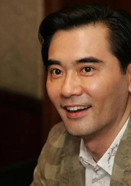 Male stars who are over 50 and still unmarried, where did Zhao Wenxuan's acting career begin ...