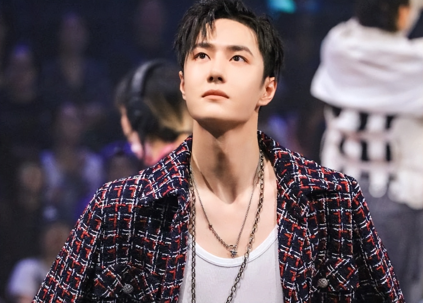 Obviously an "ordinary face" is praised as a "ceiling". Don't these 8 ...