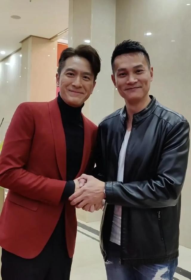 The 48-year-old former TVB actor left the nest due to injury. In recent ...