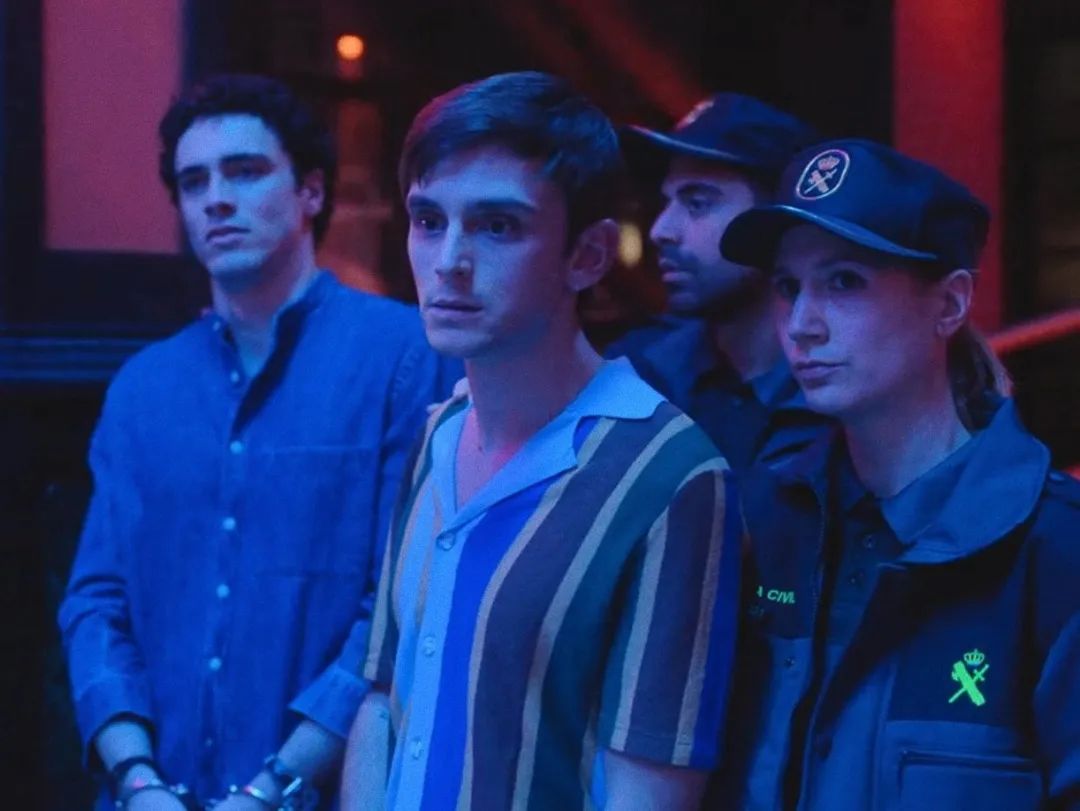 Ten questions to the screenwriter of "Famous School Storm 6" - iNEWS