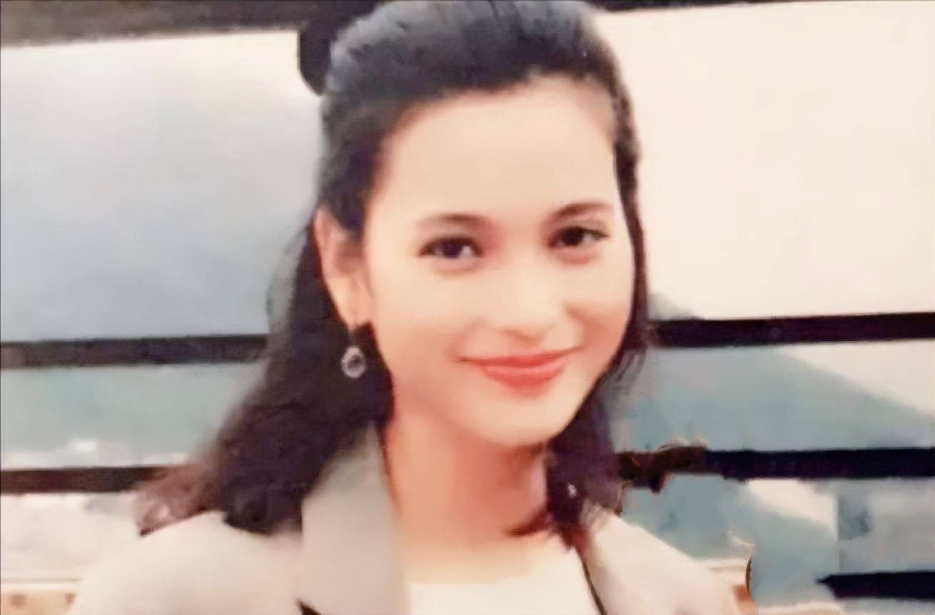 Despise "poor boy" Wu Jing, 2 times committed to the outrageous rich ...