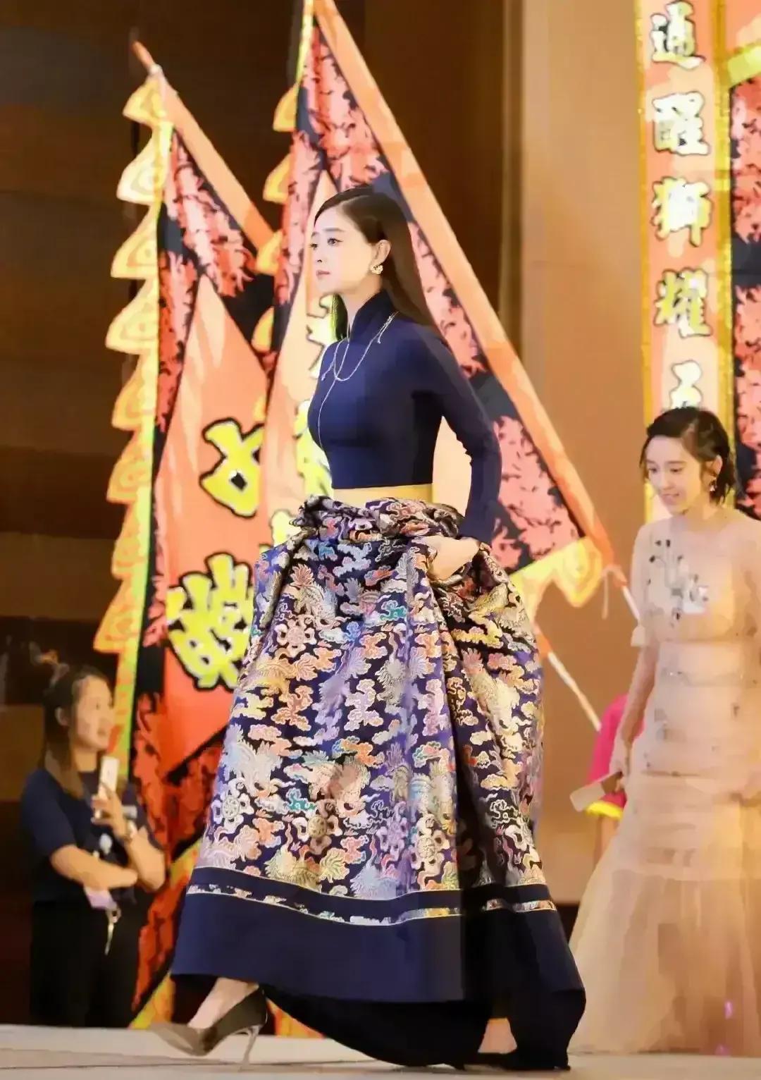 There are beautiful women in the north, Jiang Xin has a perfect body ...