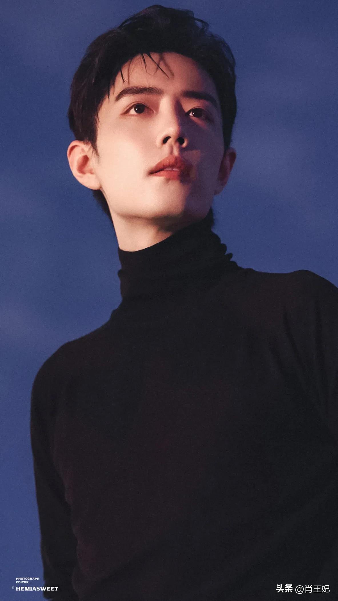 The handsome face is like a sculpture, the facial features are distinct ...