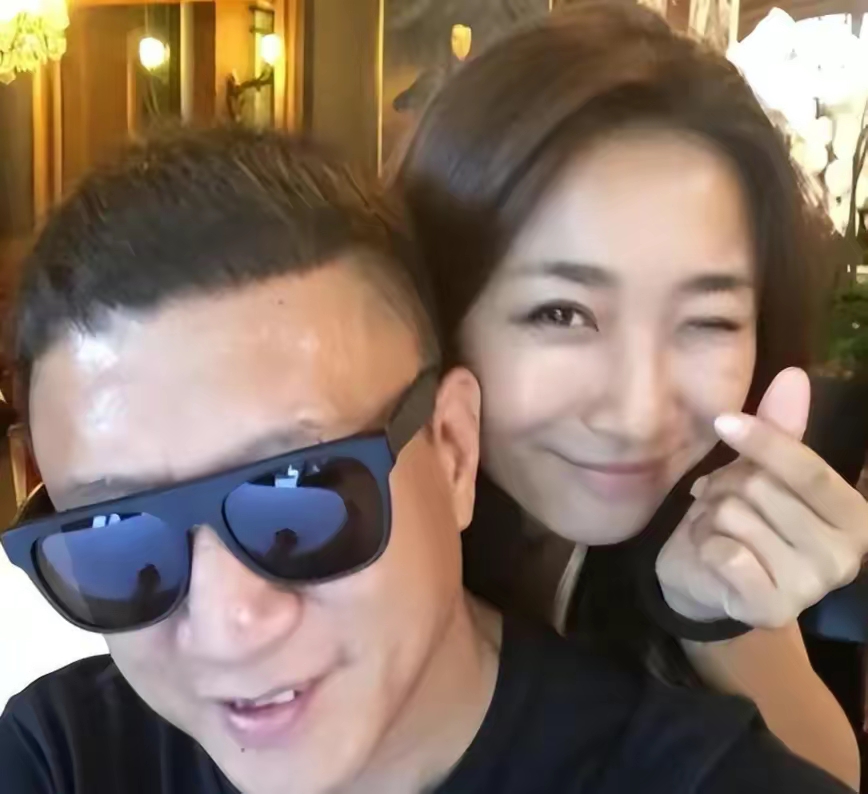 Sun Honglei and his wife Wang Jundi appeared in Australia, and it was revealed that they had ...