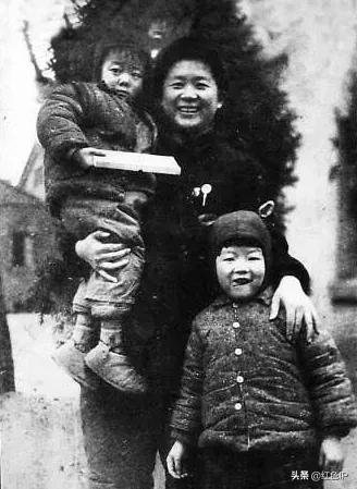 Deng Xiaolan recalls: our father Deng Tuo, mother Ding Yilan - iNEWS