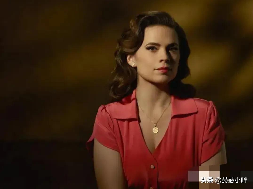 Naturally Sexy Hayley Atwell - iMedia