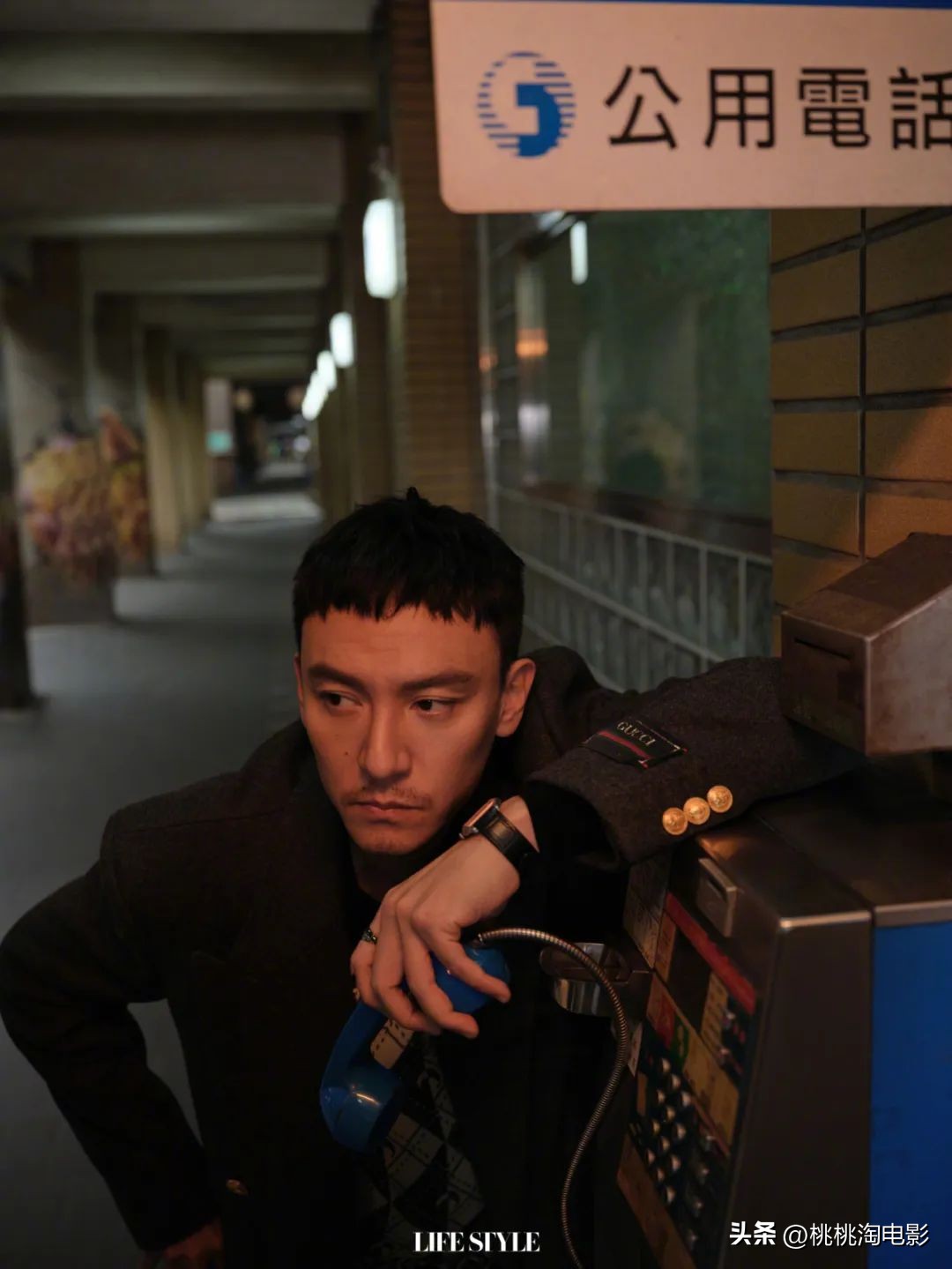 Group photo: Strolling the streets and alleys with actor Zhang Zhen ...