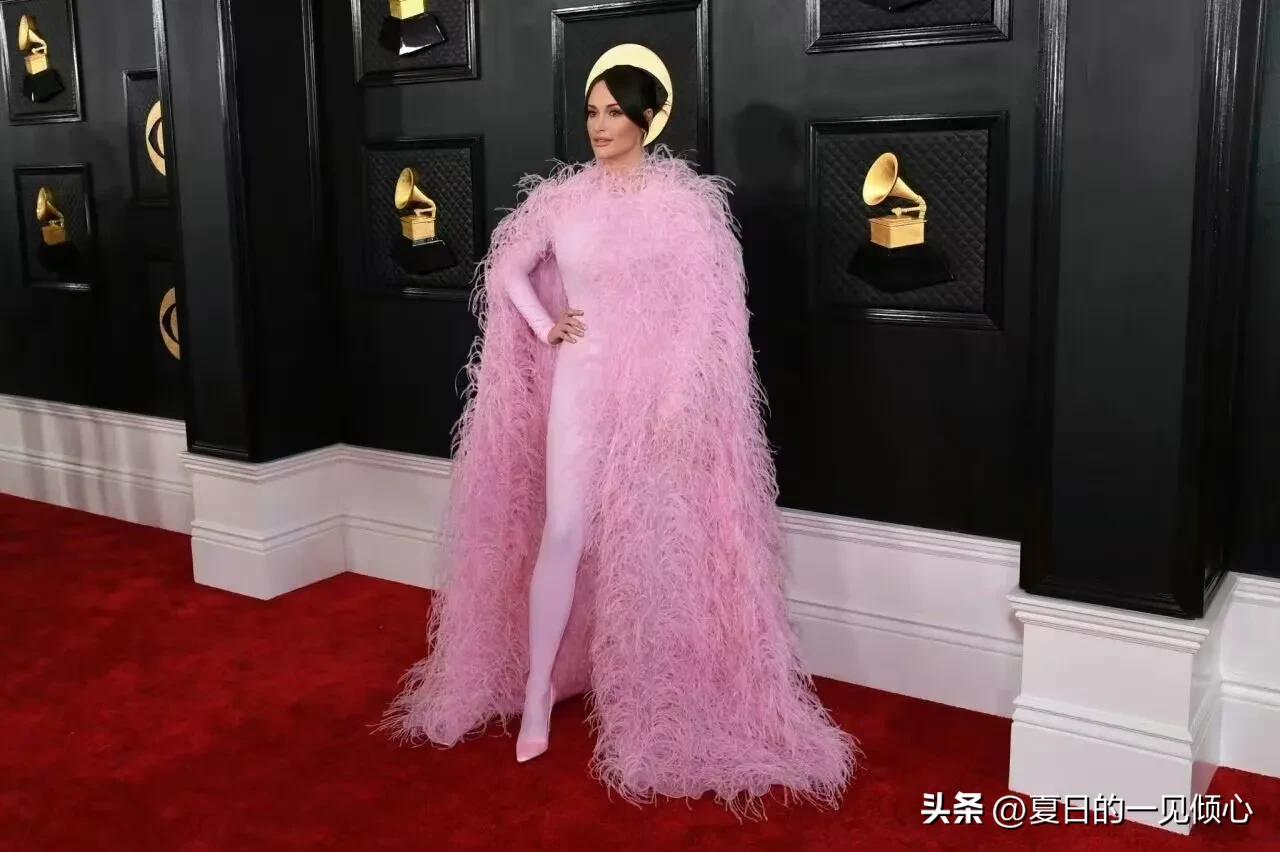 "Pink Lady" Kathy Musgraves - iNEWS
