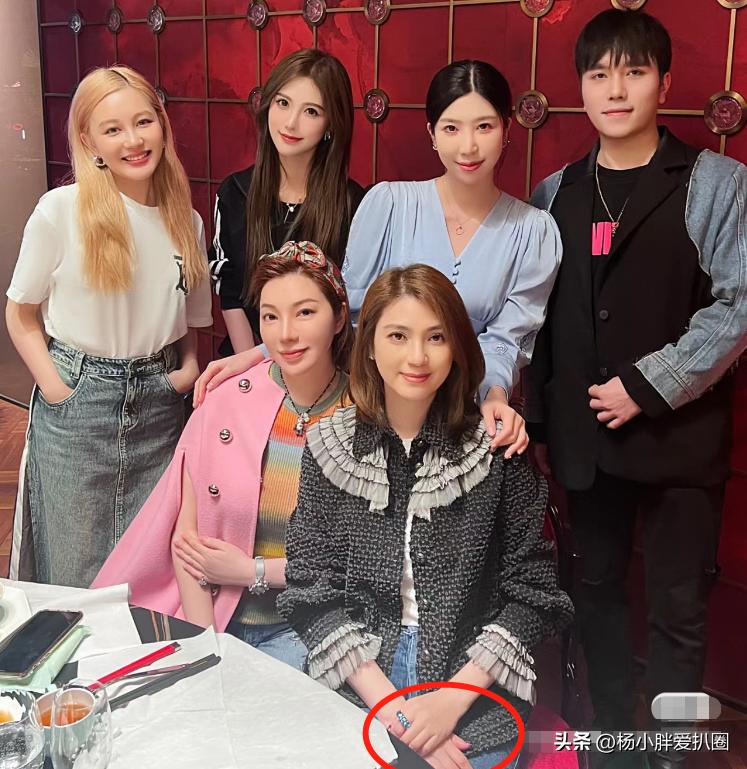 Hong Xin made her first appearance after the divorce turmoil, the ring ...