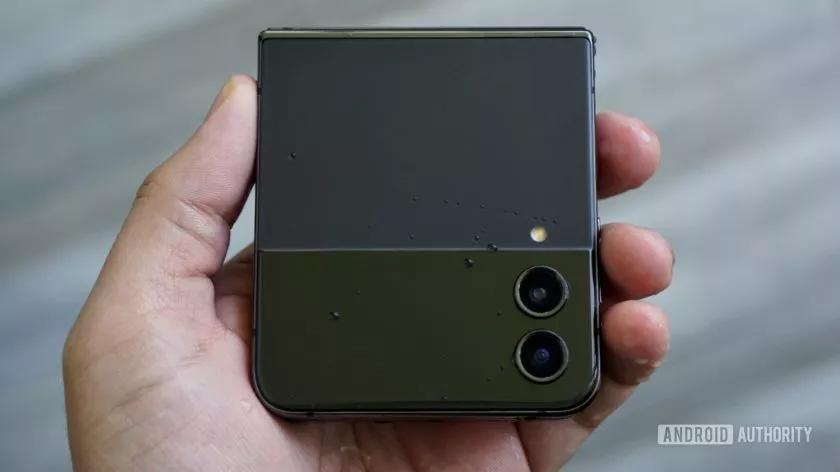 7 unsolved folding phone problems - iNEWS