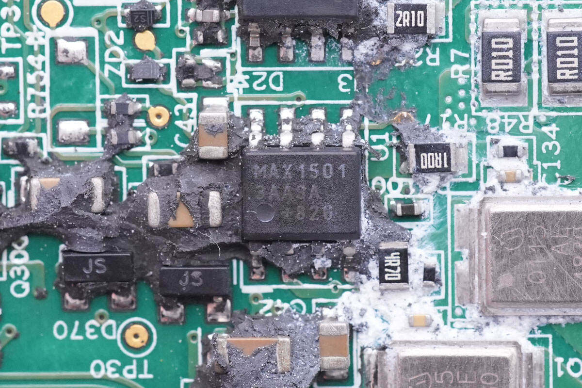 充電器看膩了？來個兩斤重的硬貨，SolarEdge 700W功率優化器拆解 - 頭條匯