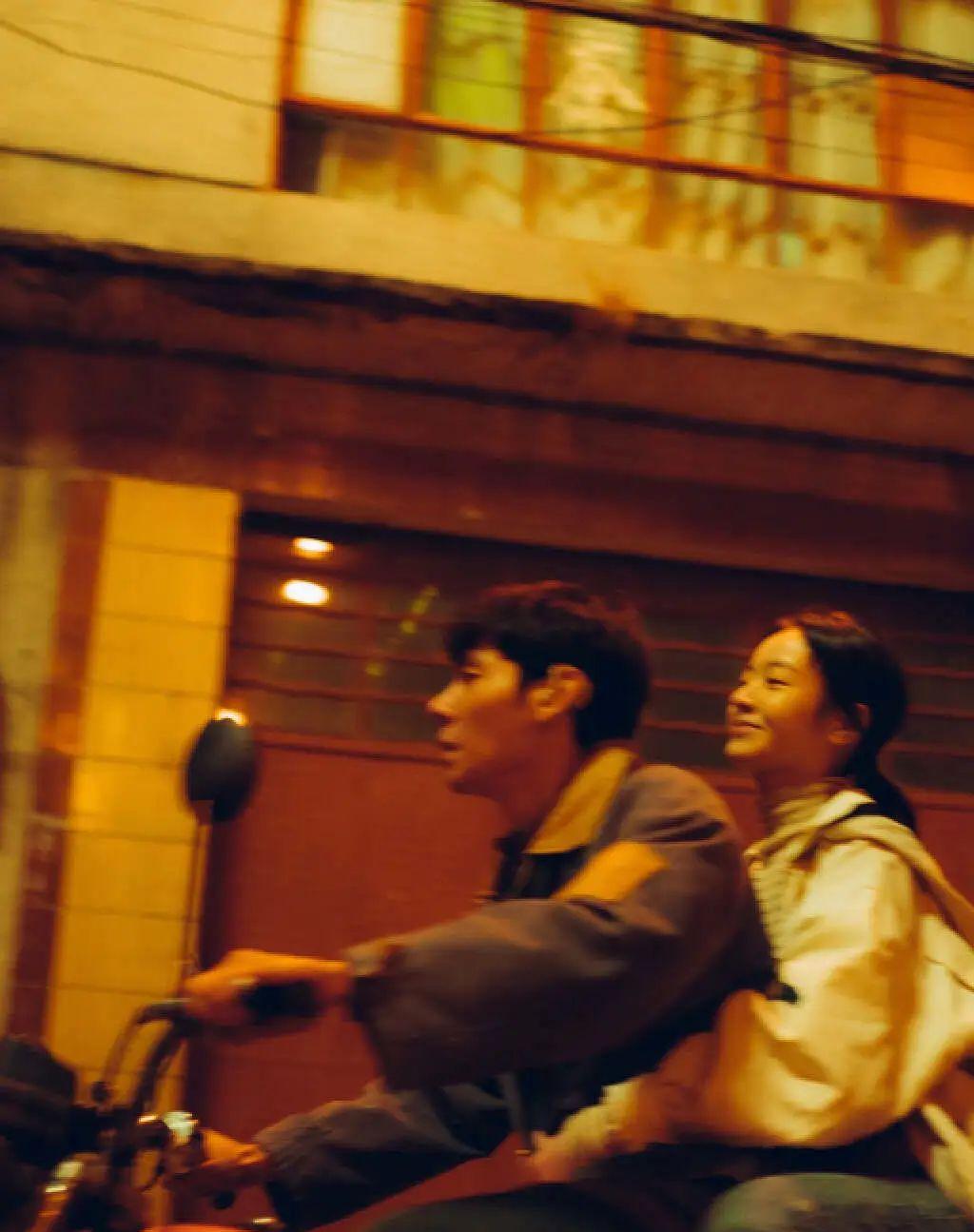 The sexiest man on the Internet, his mouth is completely ruined ...