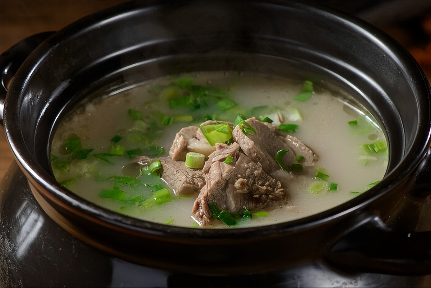 Eat mutton in the beginning of winter. Do not add cooking wine to ...