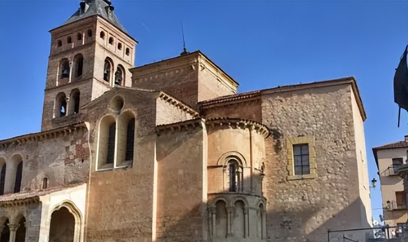 Changes and developments in the architecture of the Iberian Peninsula ...