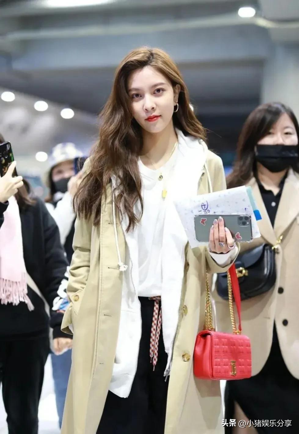 The gossip media broke the news about the three top male romances, Yi ...