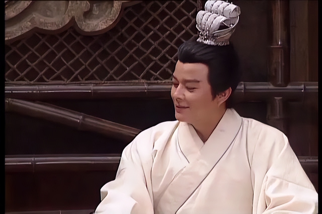 What would happen if Zhou Yu asked Zhuge Liang to make bows instead of ...