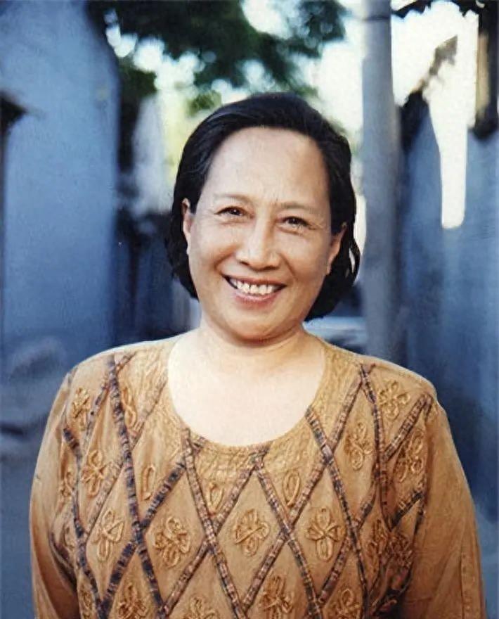 Sun Guitian: Discovered by Feng Xiaogang at the age of 55, married and ...