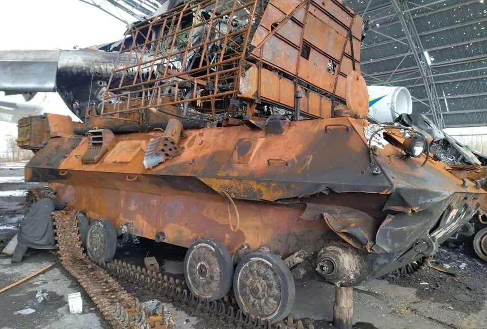 Ukraine destroys the new Russian radio jammer, which looks like a tent ...