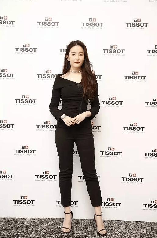 Looking at Liu Yifei and Yang Mi, you can tell whether she is ...