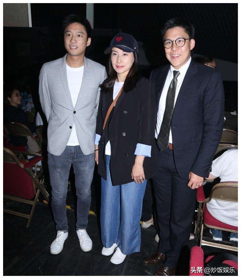 41-year-old Guo Jingjing takes her child to plant rice!Taking the ...