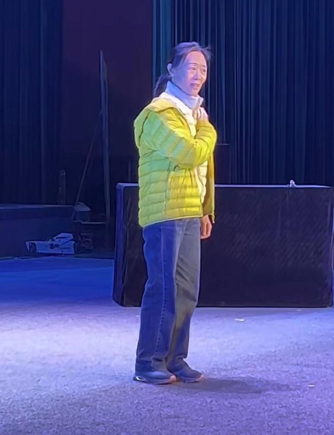 60-year-old Wu Qiong is too old to recognize, and she is wrinkled and thin when she takes the ...