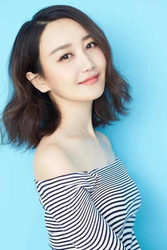 Fashion goddess Tan Xinrou - iNEWS