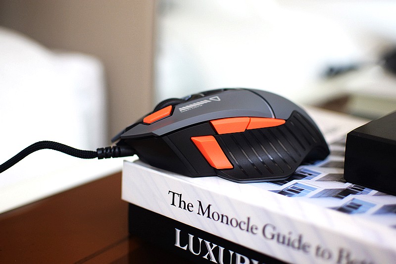 Drive-free tuner rat bloody hand ghost ES52 Pro gaming mouse - iNEWS