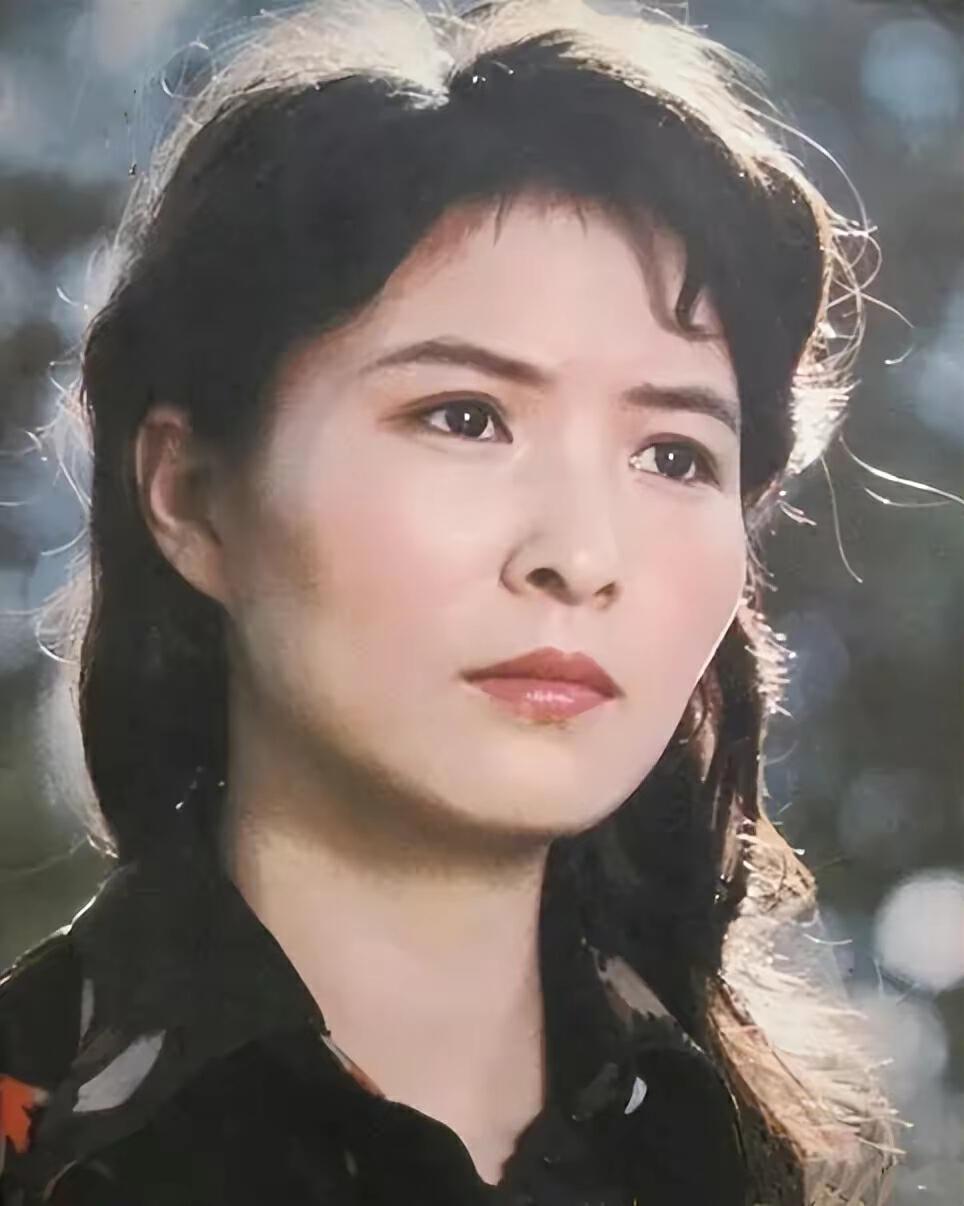 "The most beautiful Soong Ching Ling" Li Ling, elegant and beautiful ...