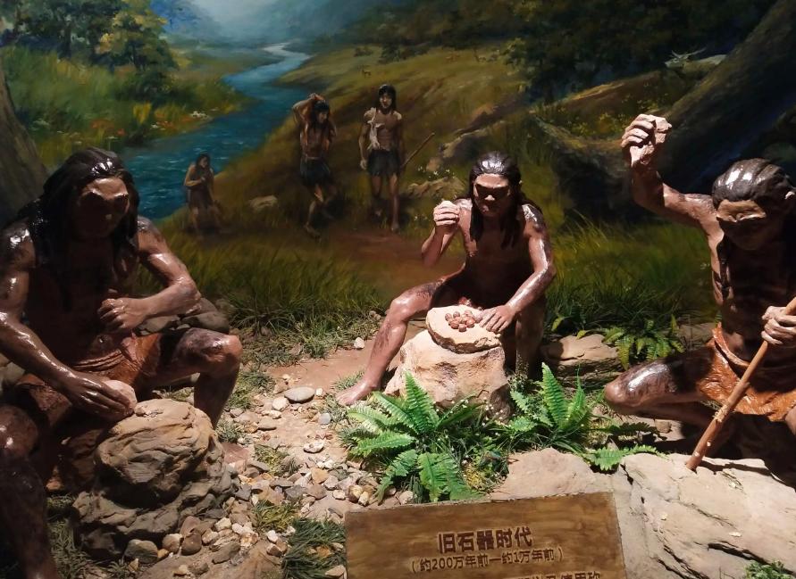 Pottery is one of the signs of the opening of the Neolithic Age. How ...