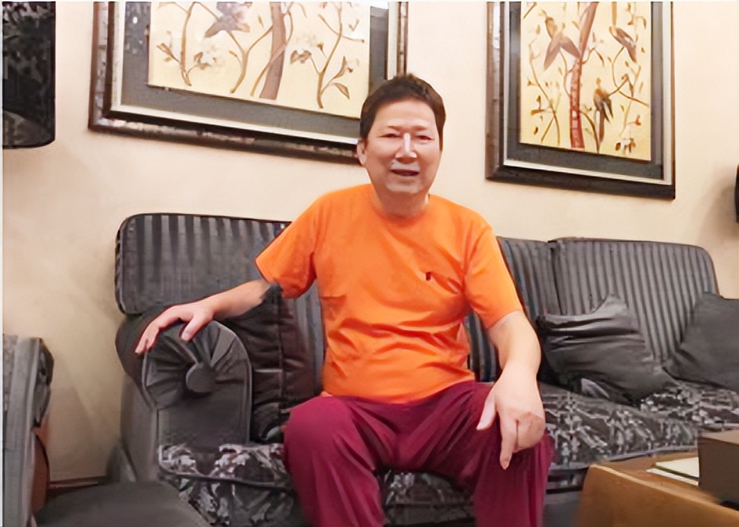 Li Chunping's girlfriend Han Kaiyi: She fell in love with him and gave ...