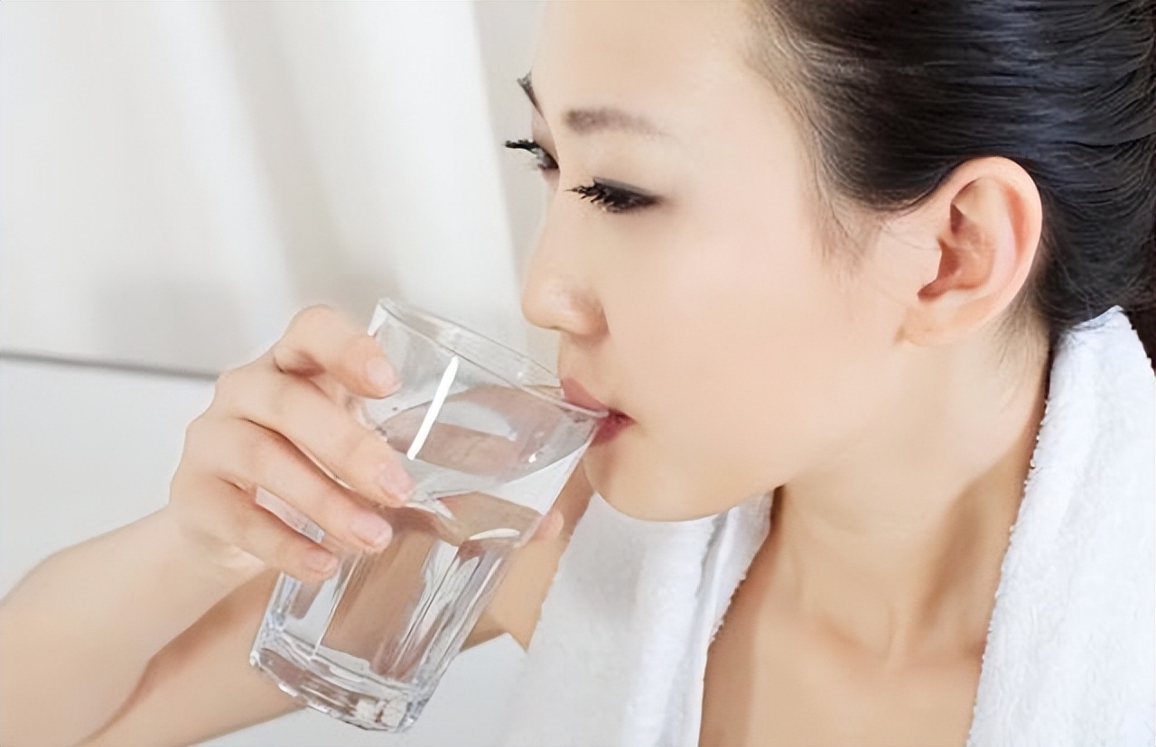 Whether men or women, don't miss these 3 time periods to drink water ...