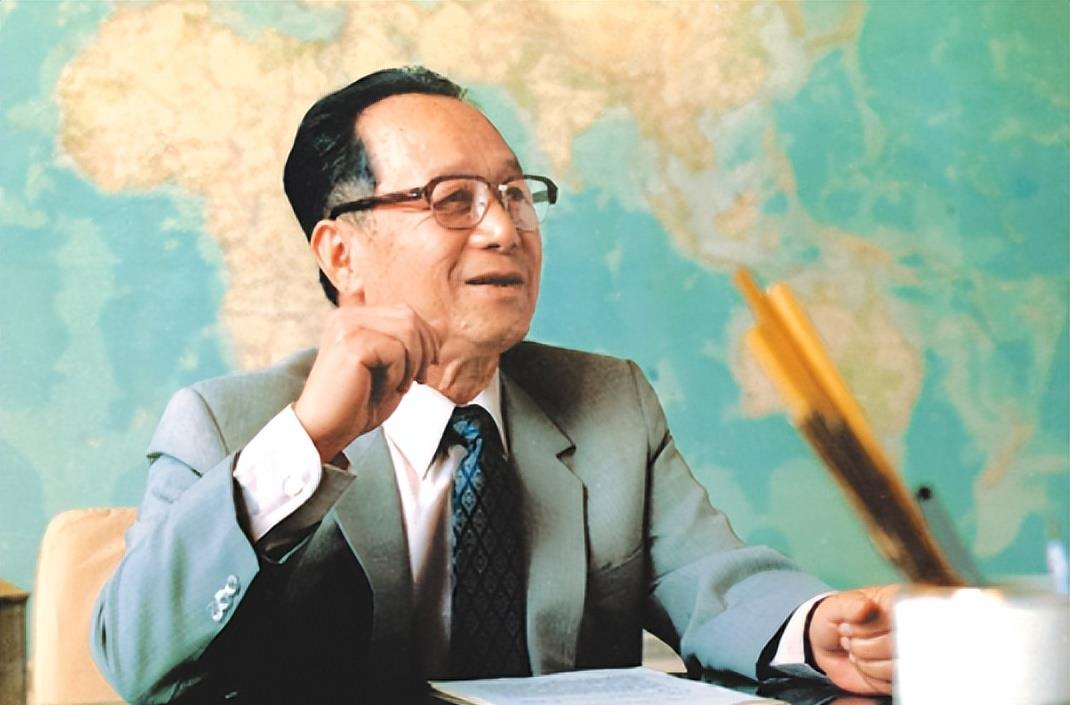 He was Deng Gong's reform general, capable of both literary and ...